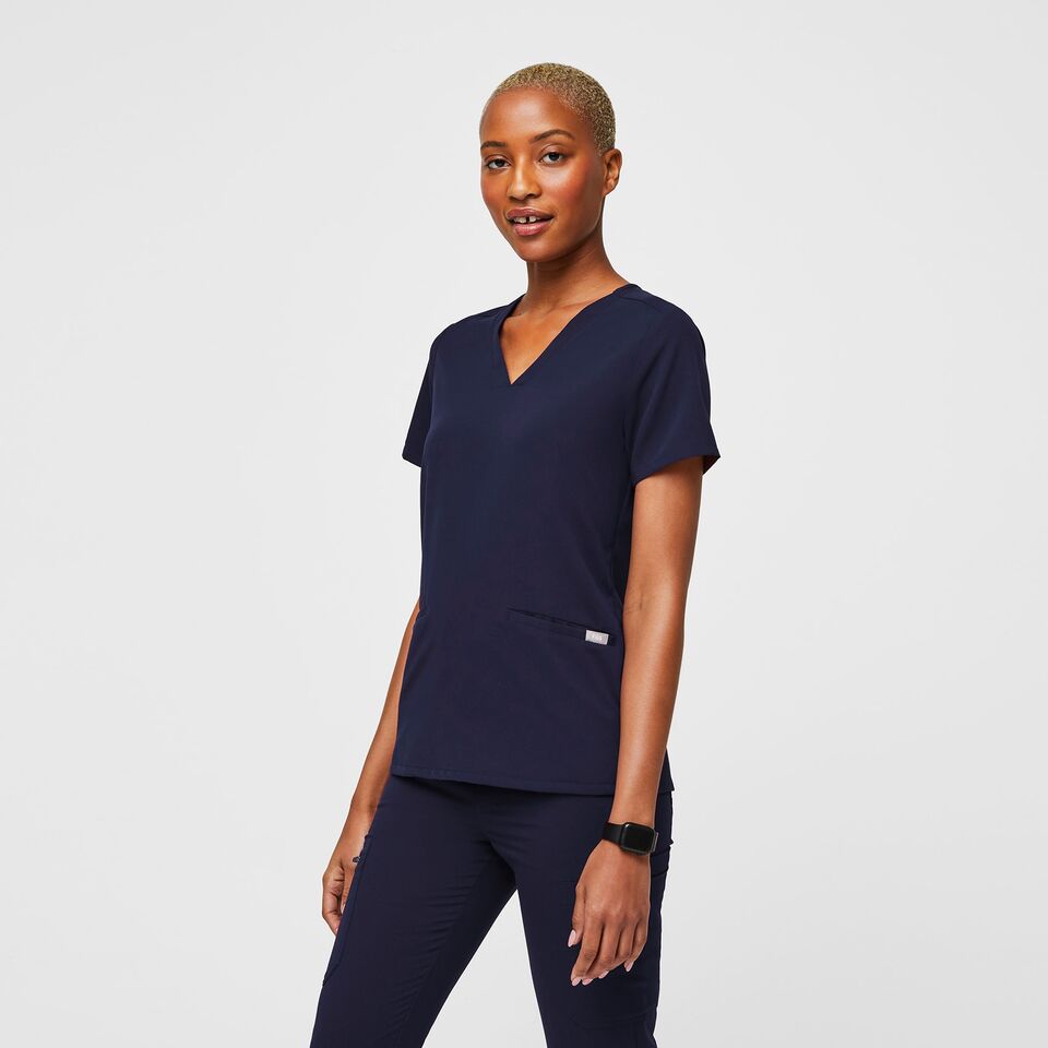 Women's Casma Three-Pocket Scrub Top™ - Navy · FIGS