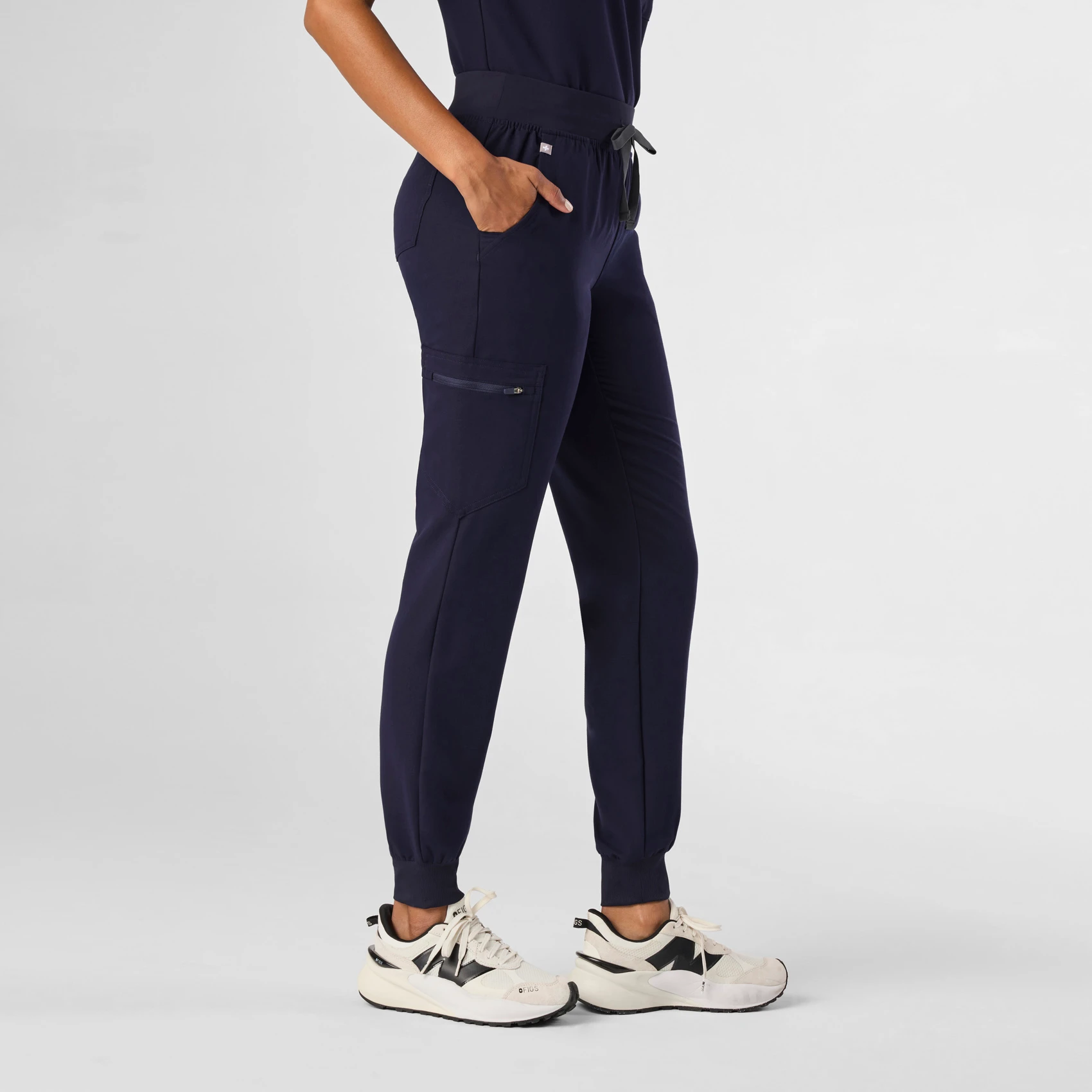 Women's Zamora Jogger Scrub Pants™ - Navy · FIGS