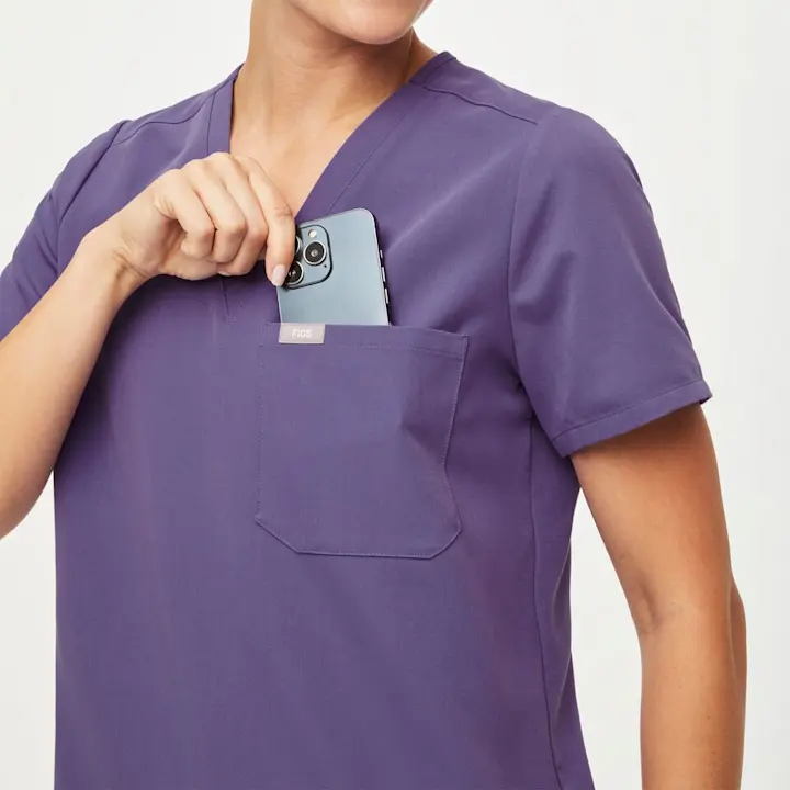 Women's Catarina One-Pocket Scrub Top™ - Amethyst · FIGS
