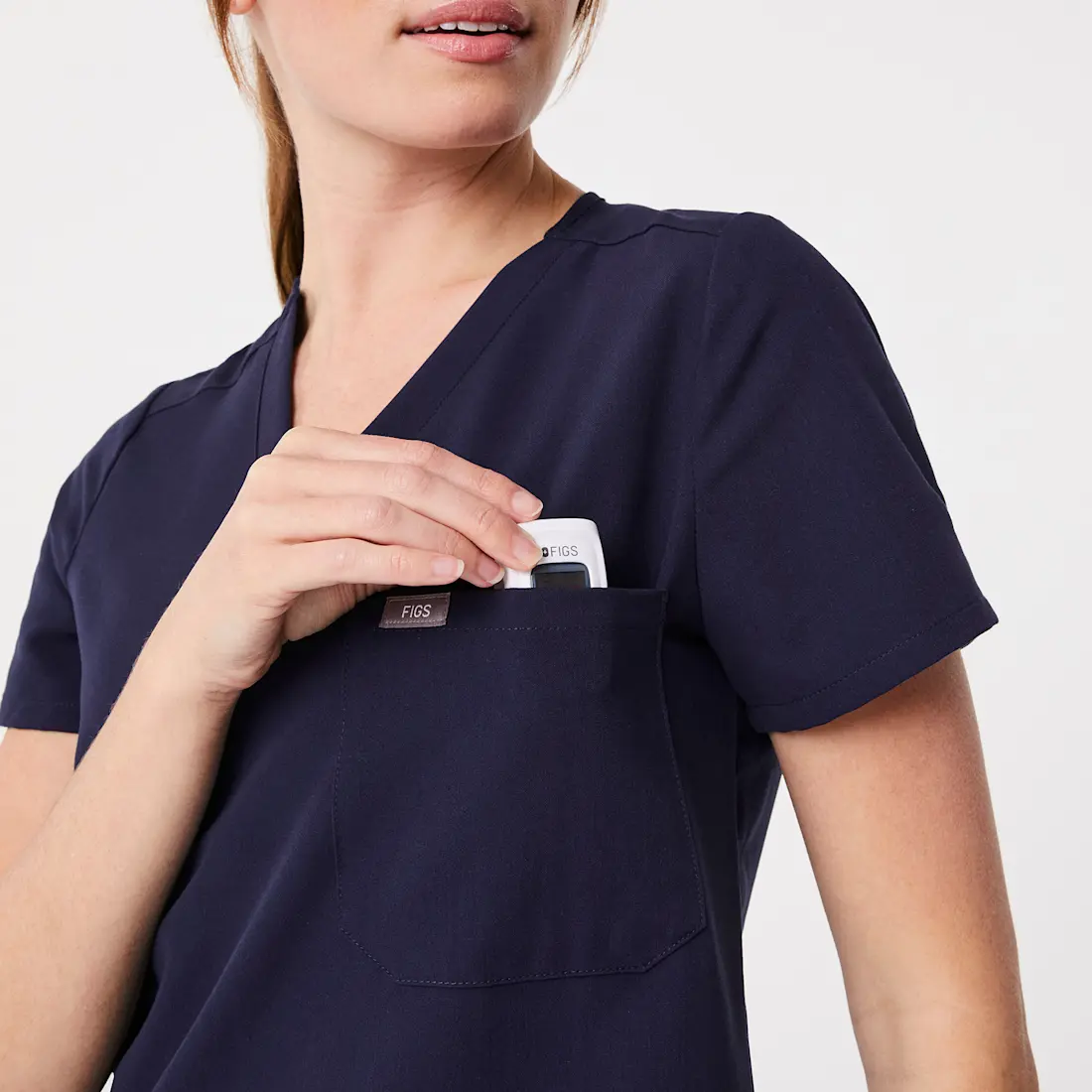 Women's Catarina One-Pocket Scrub Top™ - Navy · FIGS