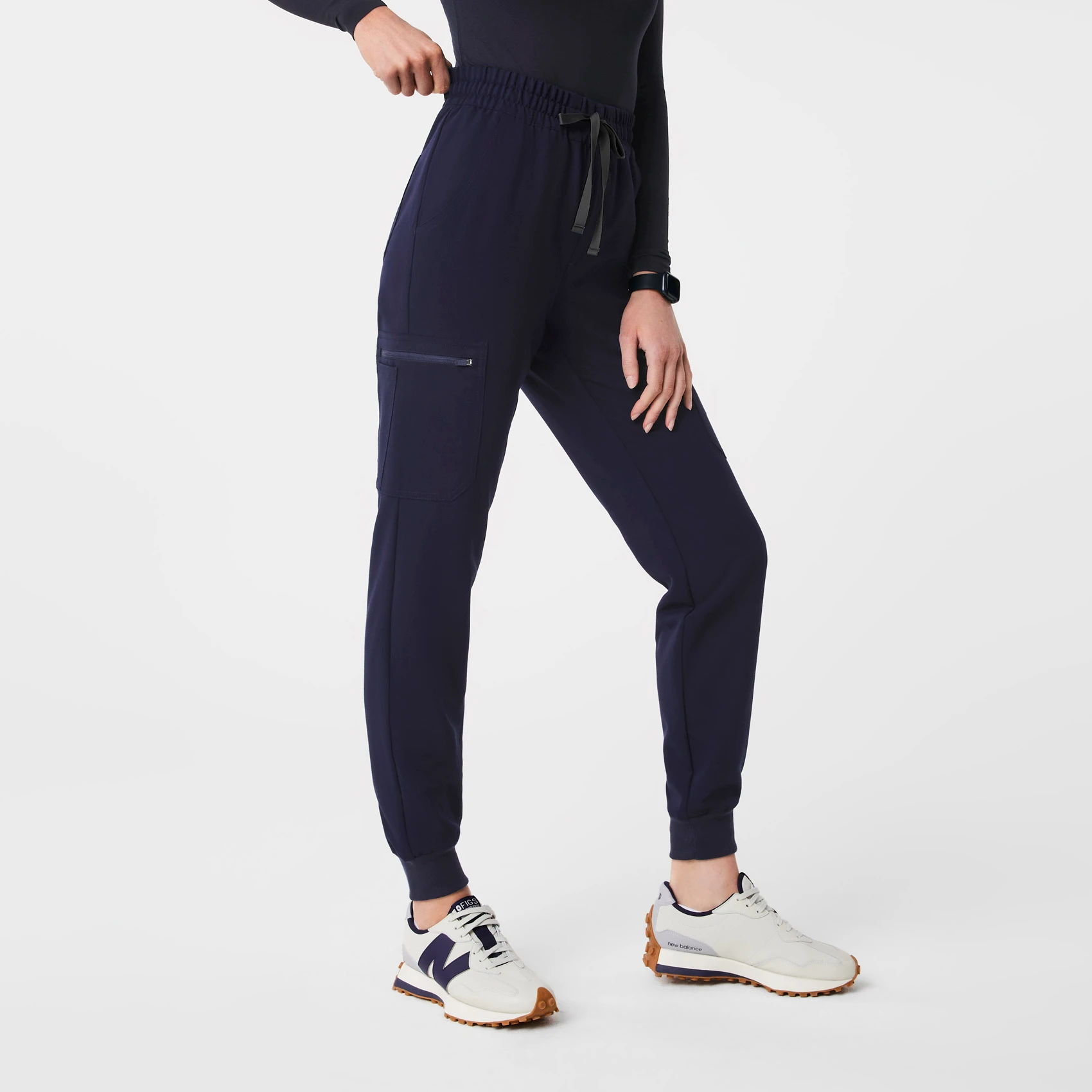 Women’s High Waisted Uman Relaxed Jogger Scrub Pants - Navy · FIGS
