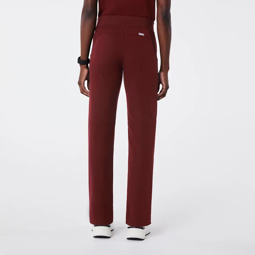 Women's Kade Cargo Scrub Pants™ - Burgundy · FIGS