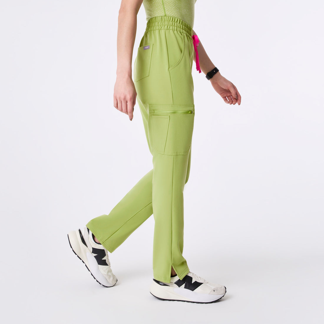 Women’s High Waisted Dowa Scrub Pants - Matcha · FIGS