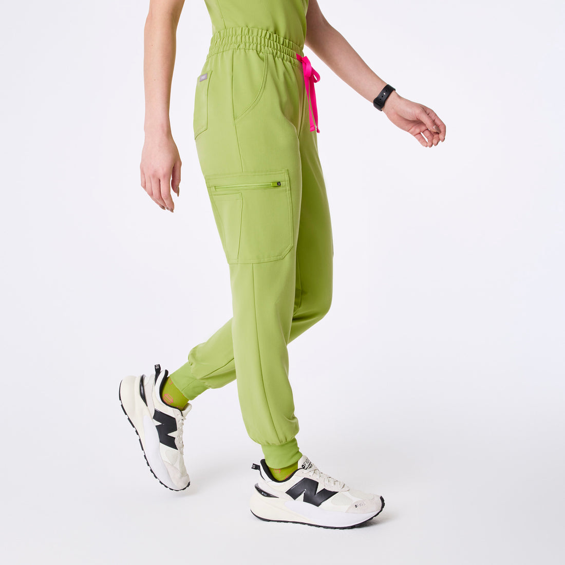 Women’s Uman Relaxed Jogger Scrub Pants - Matcha · FIGS