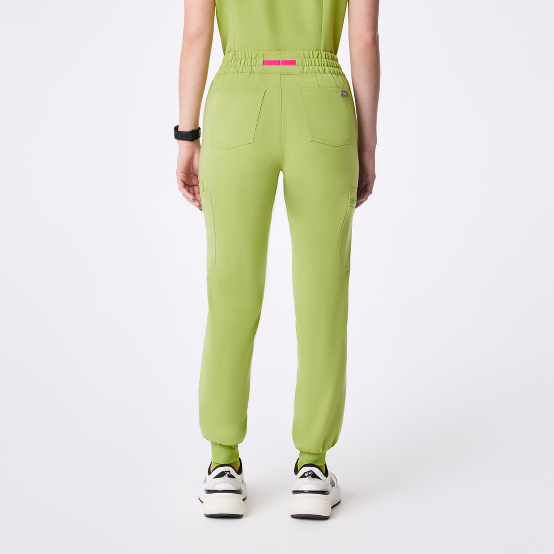 Women’s Uman Relaxed Jogger Scrub Pants - Matcha · FIGS