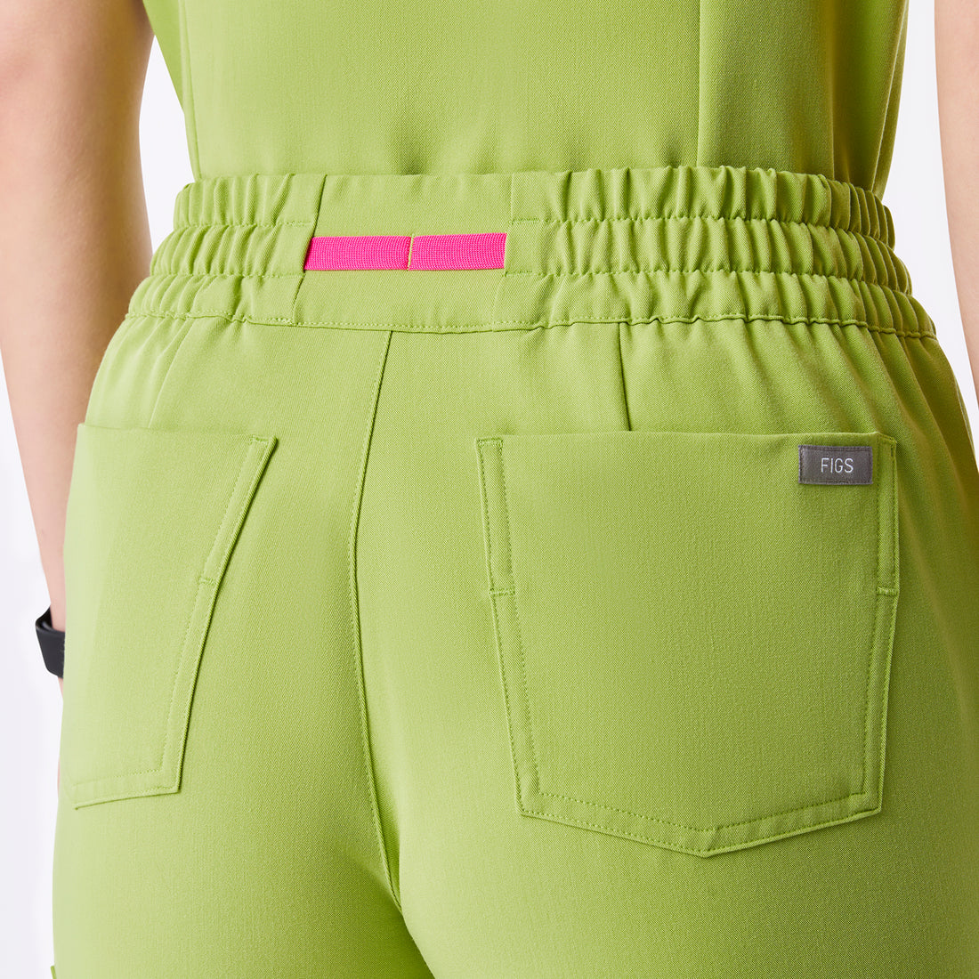 Women’s Uman Relaxed Jogger Scrub Pants - Matcha · FIGS