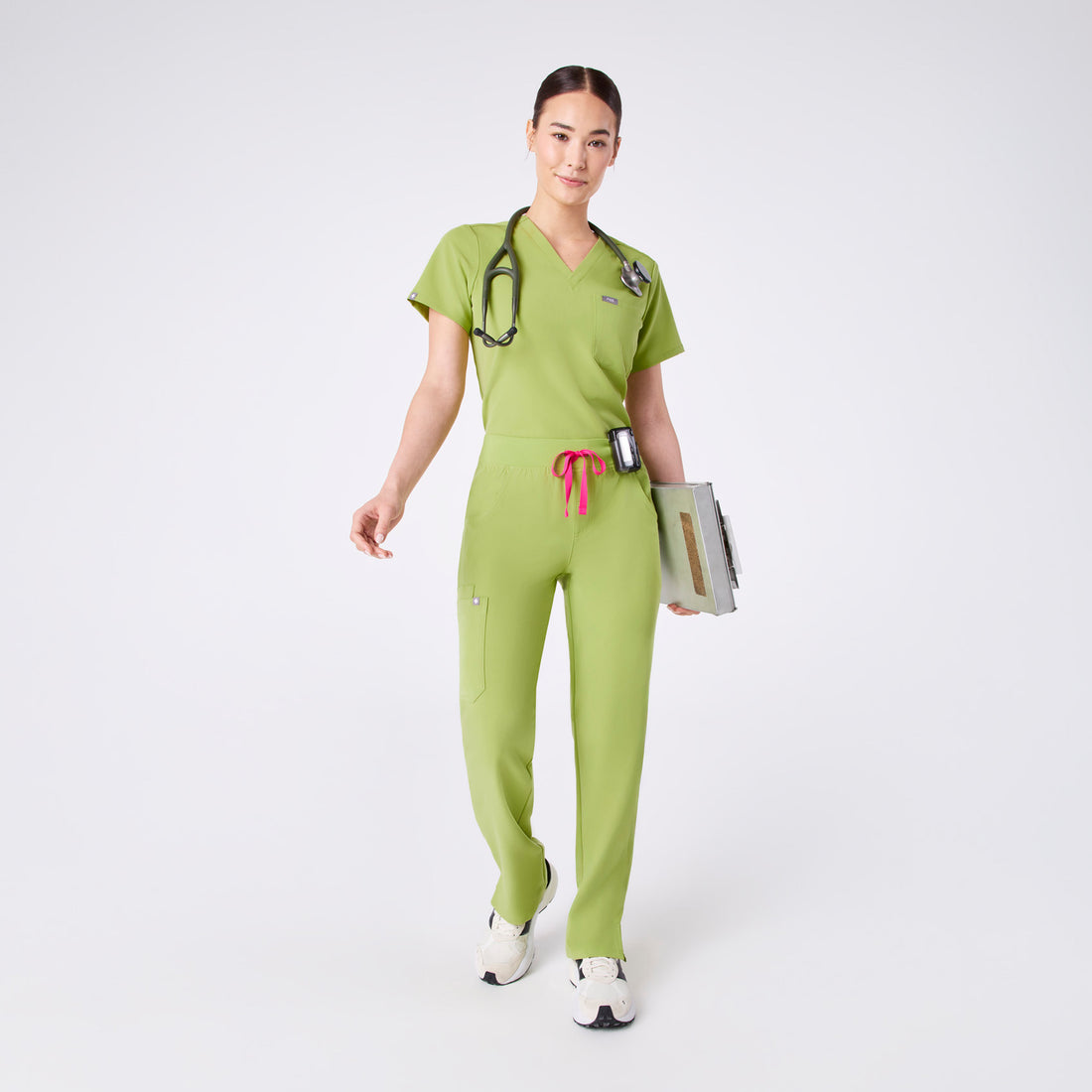 Women's Kade Cargo Scrub Pants™ - Matcha · FIGS