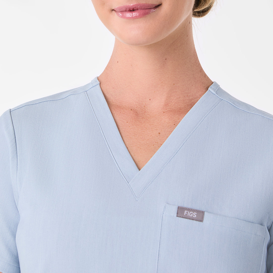 Women's Catarina One-Pocket Scrub Top™ - Chambray · FIGS
