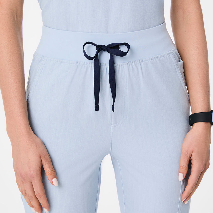 Women’s High Waisted Yola Skinny Scrub Pants™ - Chambray · FIGS