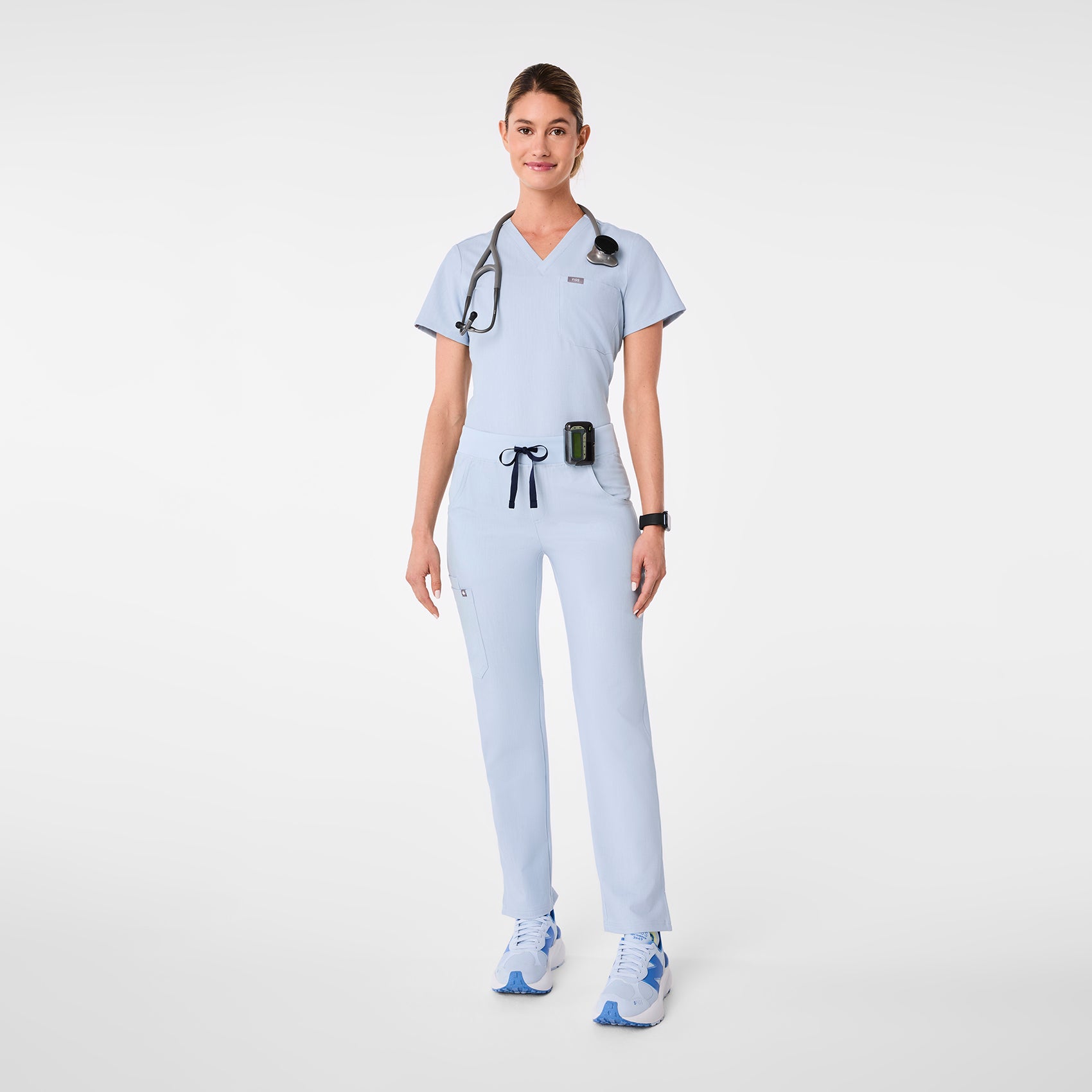 Women's Kade Cargo Scrub Pants™ - Chambray · FIGS