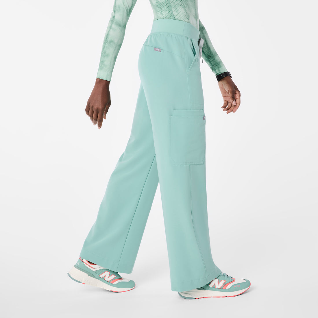 Women’s High Waisted Isabel Wide Leg Scrub Pants - Seaglass · FIGS