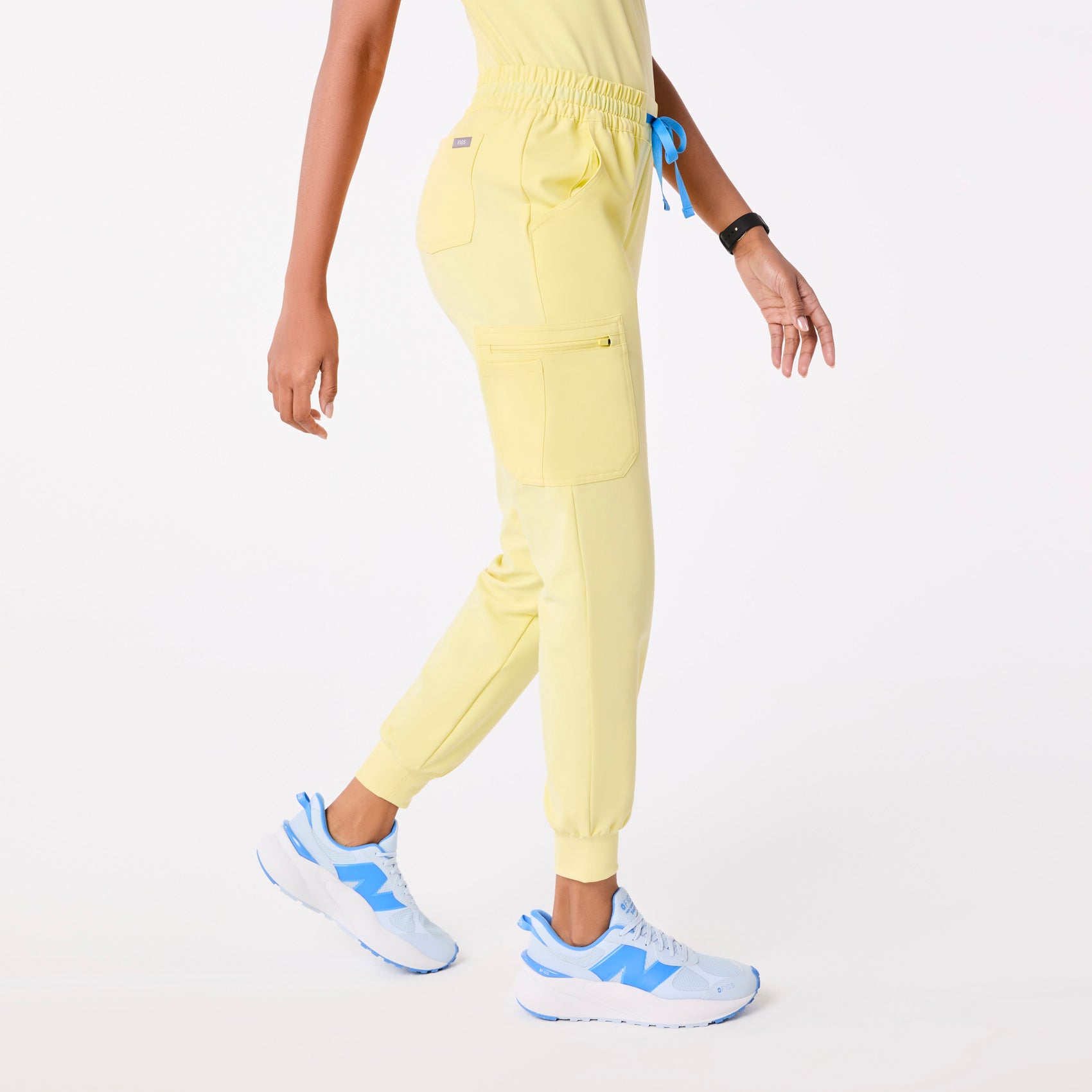 Women’s Uman Relaxed Jogger Scrub Pants - Sunlight · FIGS