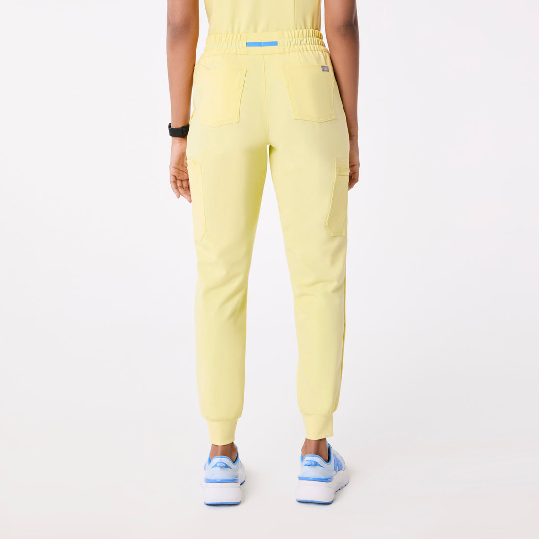 Women’s Uman Relaxed Jogger Scrub Pants - Sunlight · FIGS