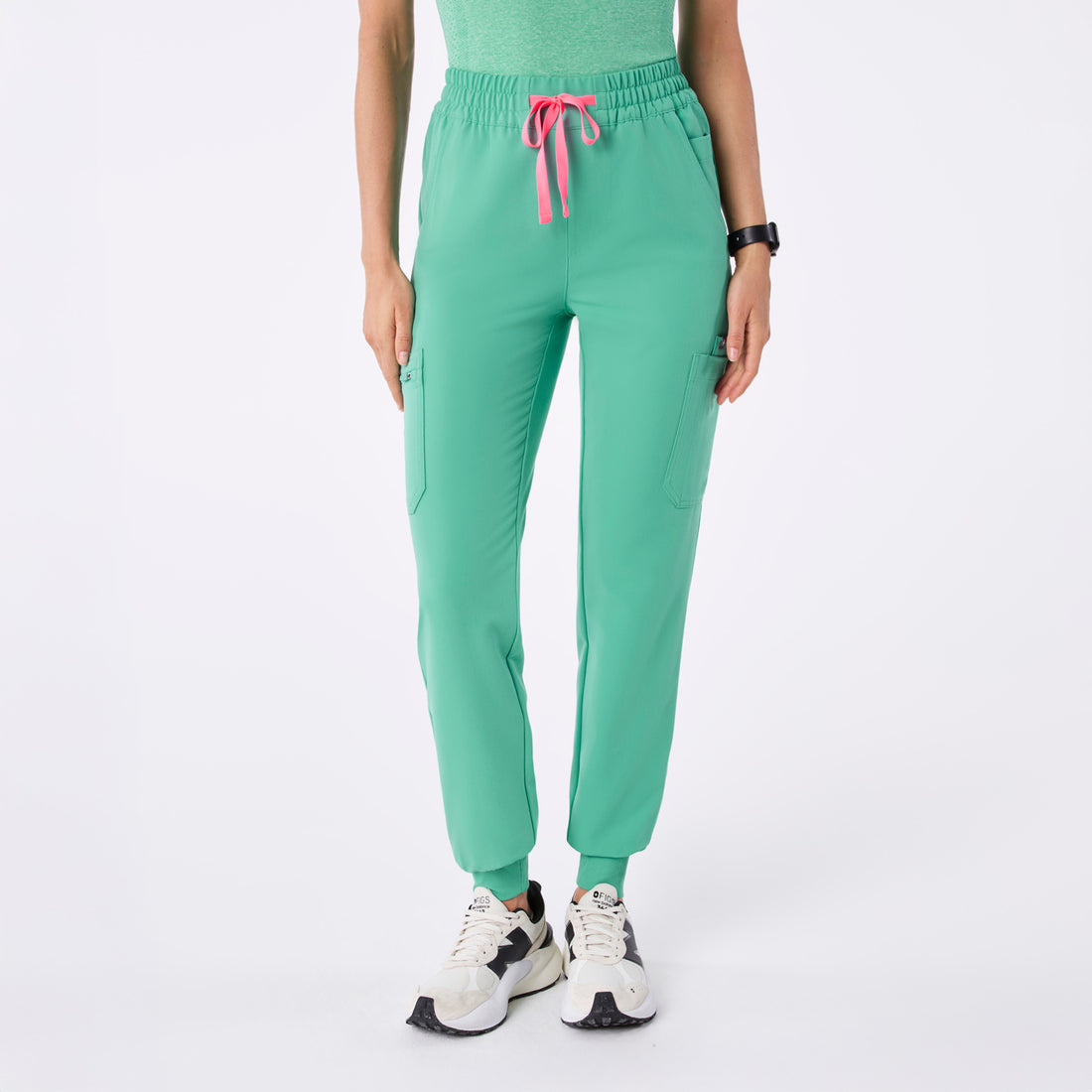 Women’s High Waisted Uman Relaxed Jogger Scrub Pants · FIGS