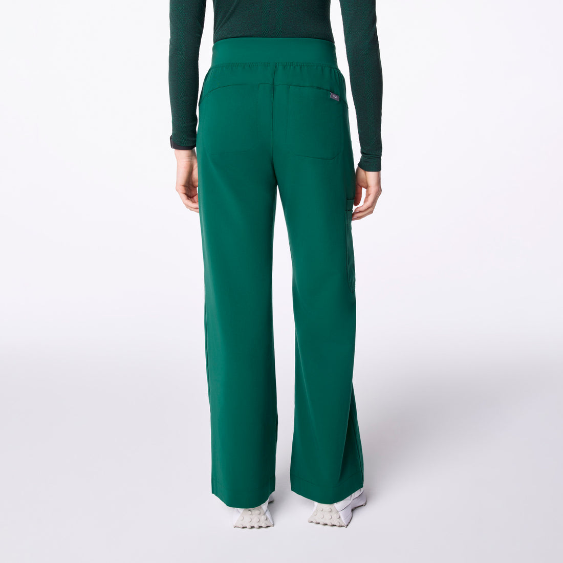 Women’s High Waisted Isabel Wide Leg Scrub Pants - Hunter Green · FIGS