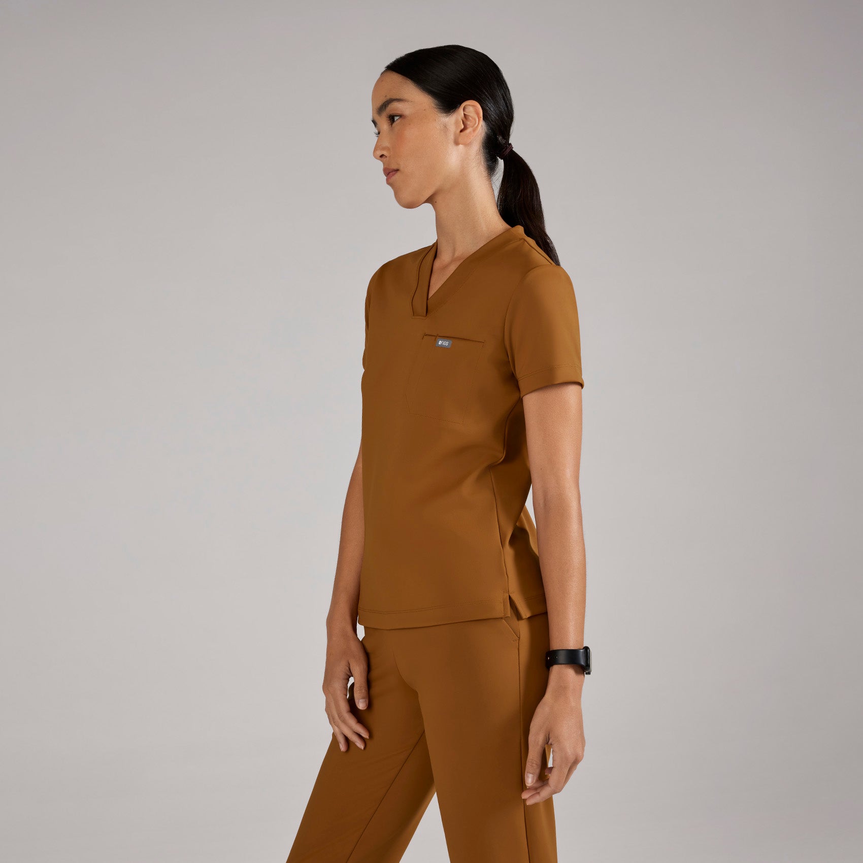 Women’s Sona FORMx Slim V-Neck Scrub Top™ - Alder · FIGS