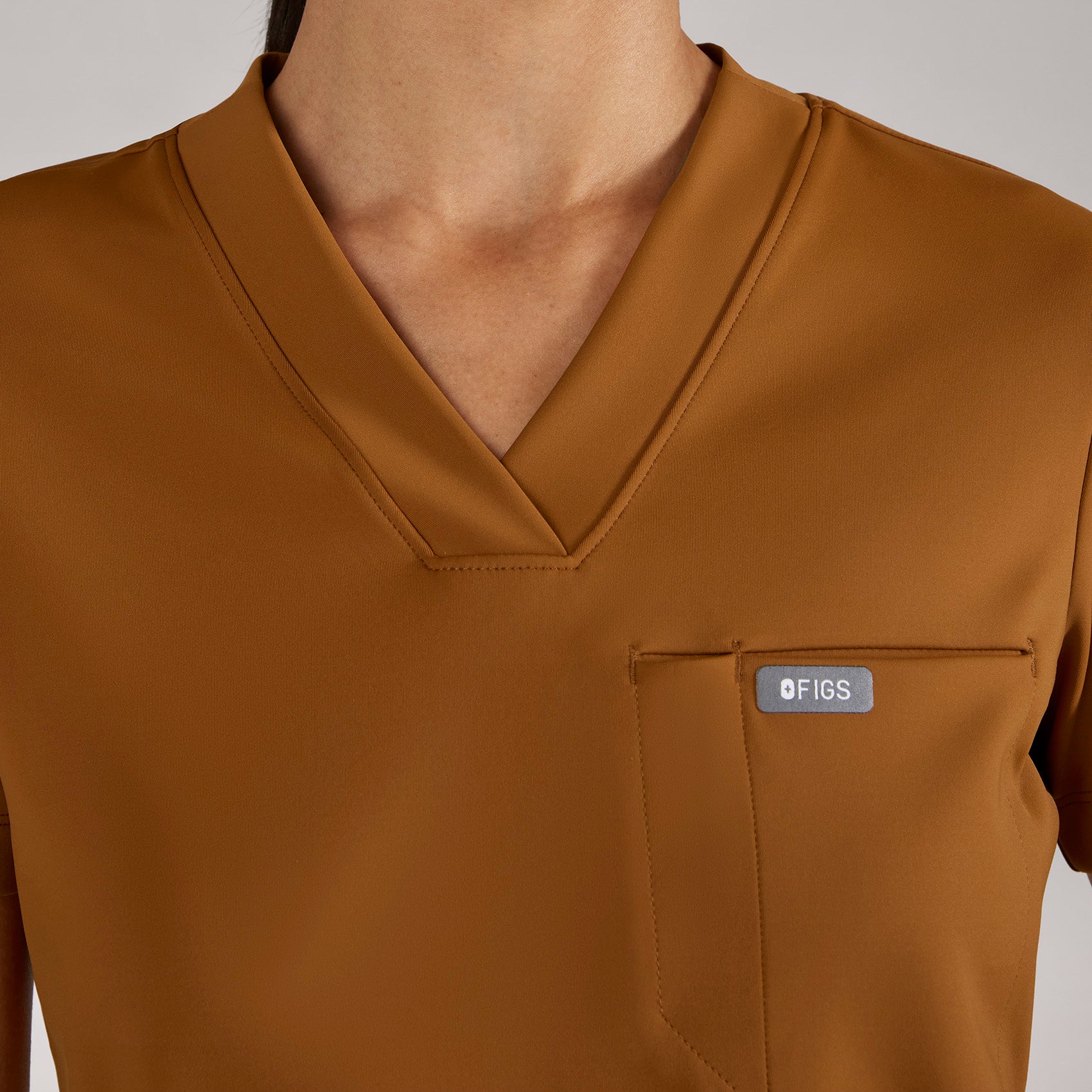 Women’s Sona FORMx Slim V-Neck Scrub Top™ - Alder · FIGS