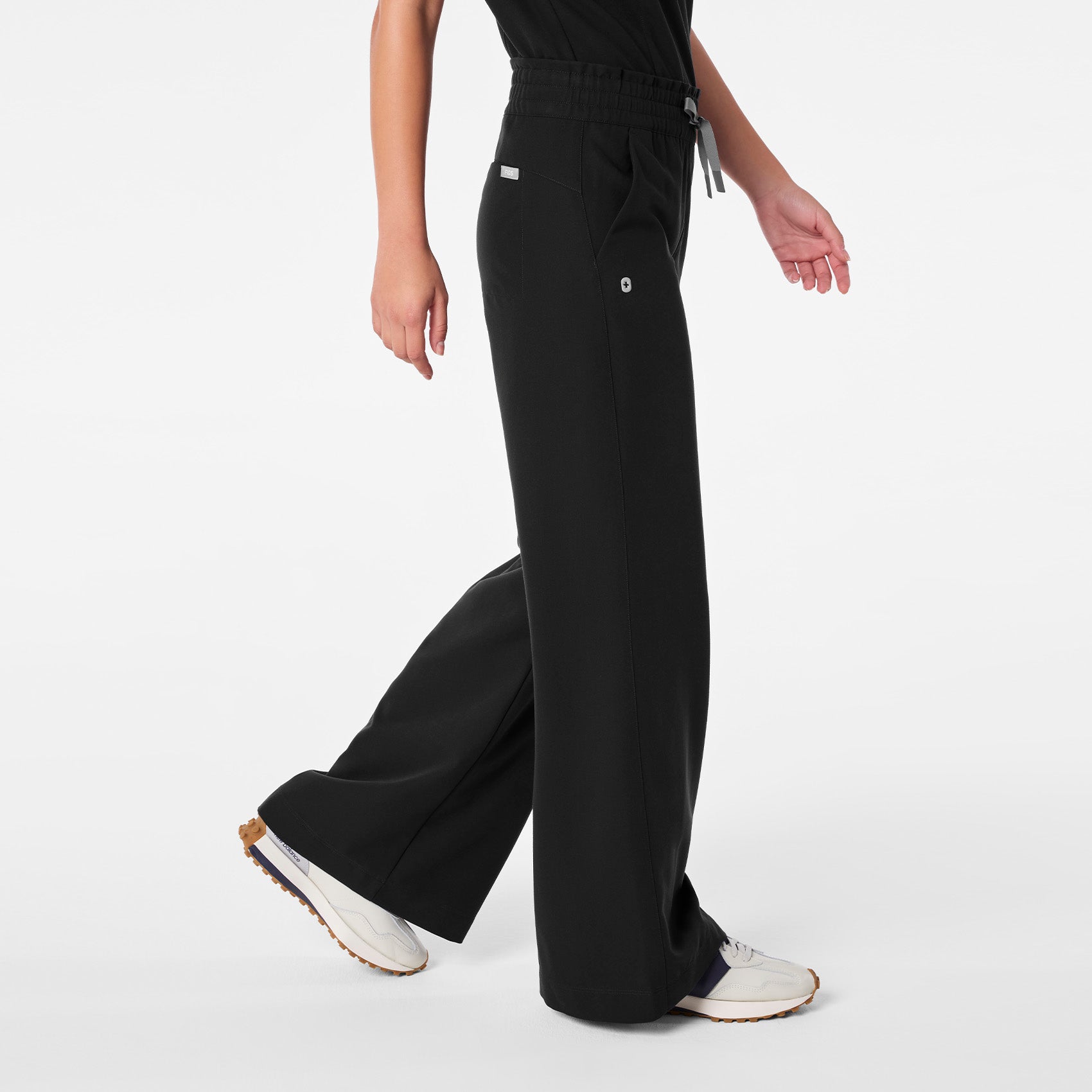 Women’s High Waisted Allison Ultra Wide Leg Scrub Pants - Black · FIGS