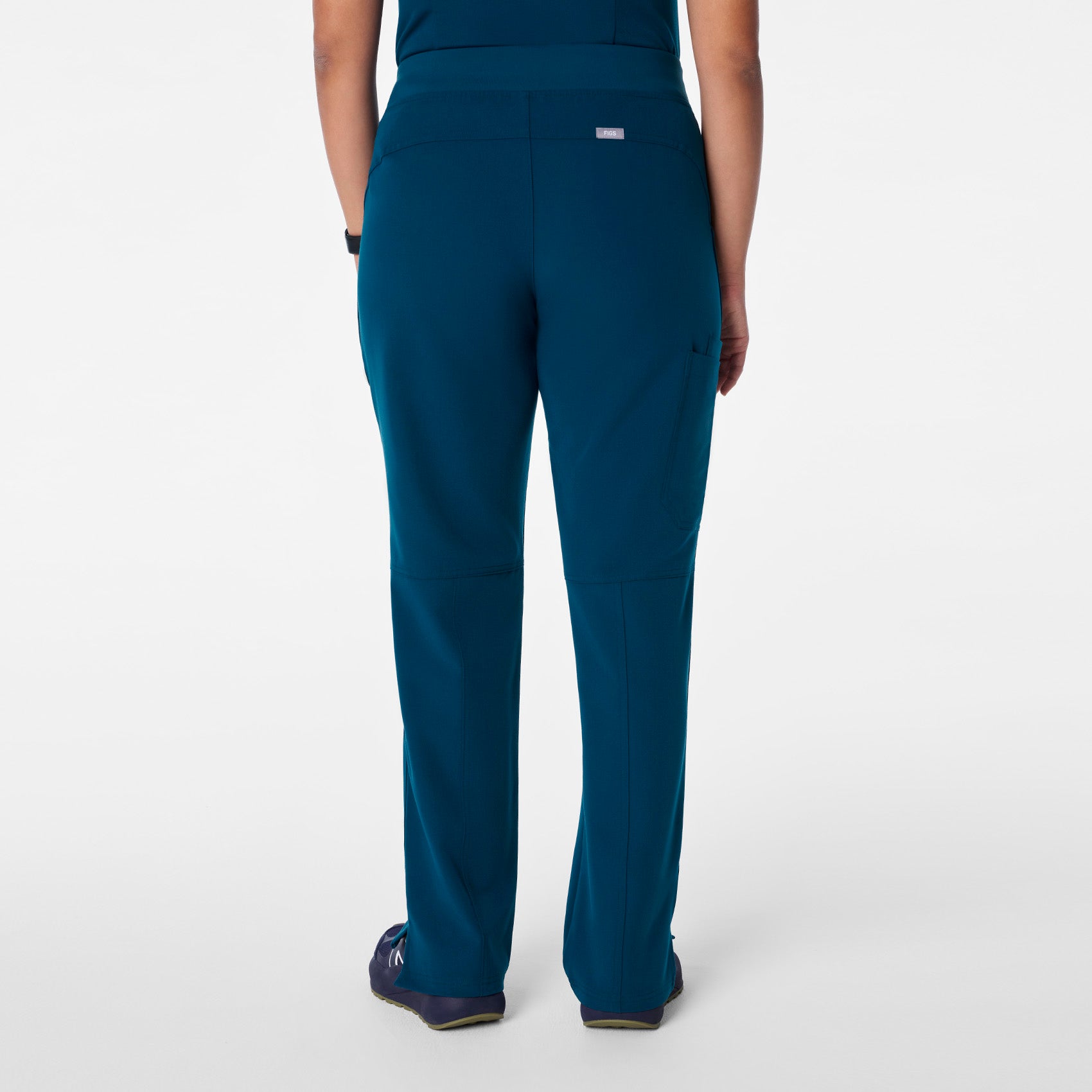 Women's Kade Cargo Scrub Pants™ - Deep Reef · FIGS
