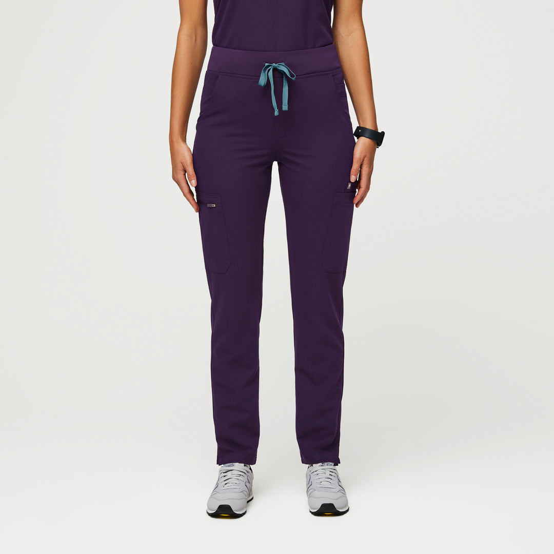 Women’s High Waisted Yola Skinny Scrub Pants™ · FIGS