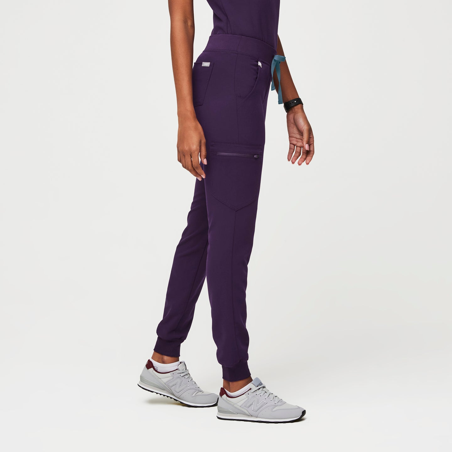 Women's Zamora Jogger Scrub Pants™ - Purple Jam · FIGS