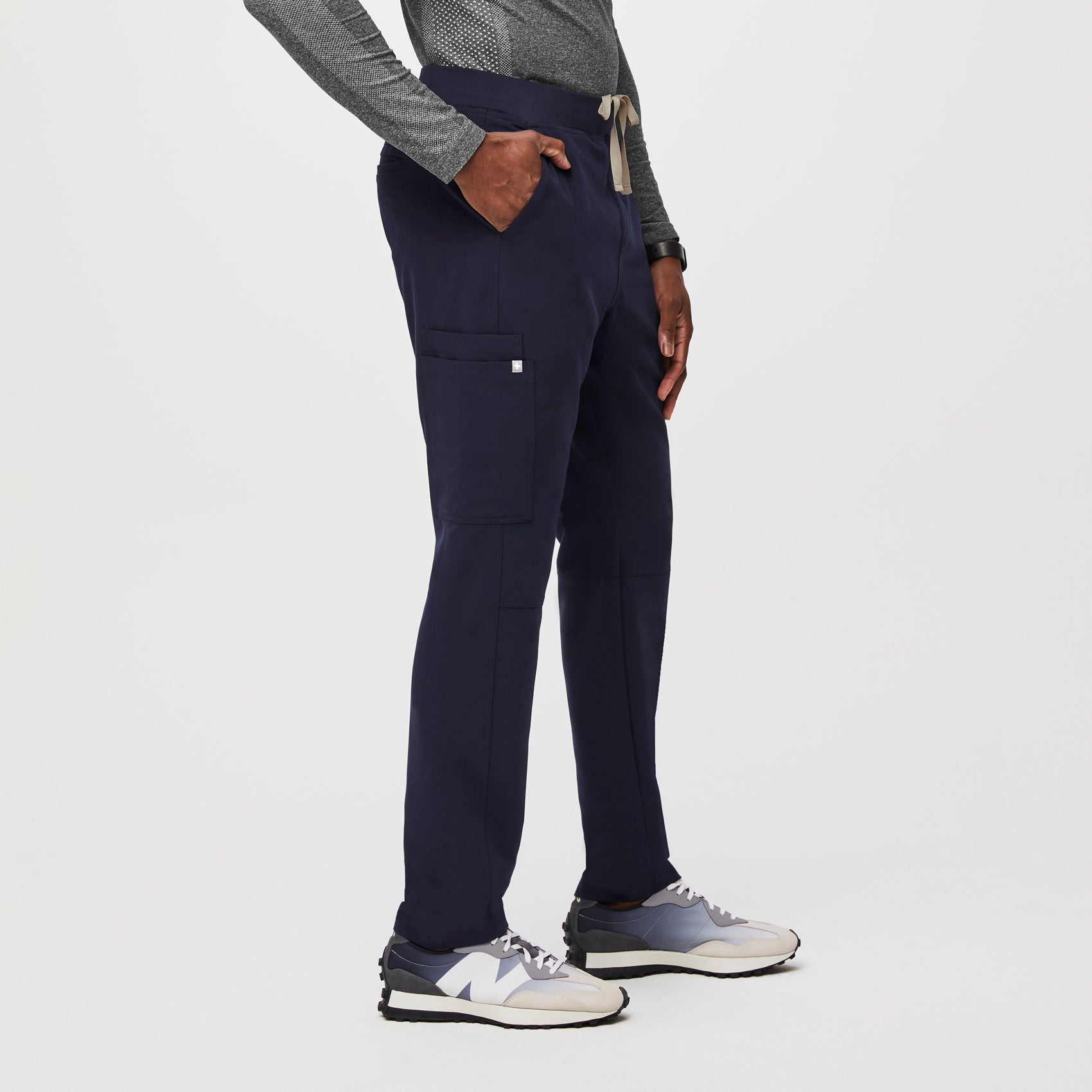 Men’s Slim Axim™ Cargo Scrub Pants - Navy · FIGS