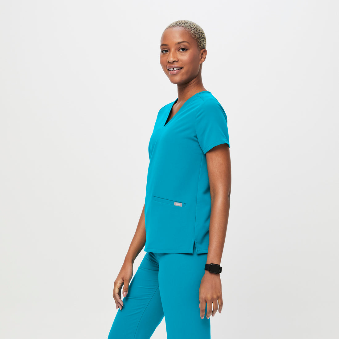 Women's Casma Three-Pocket Scrub Top™ - Teal · FIGS