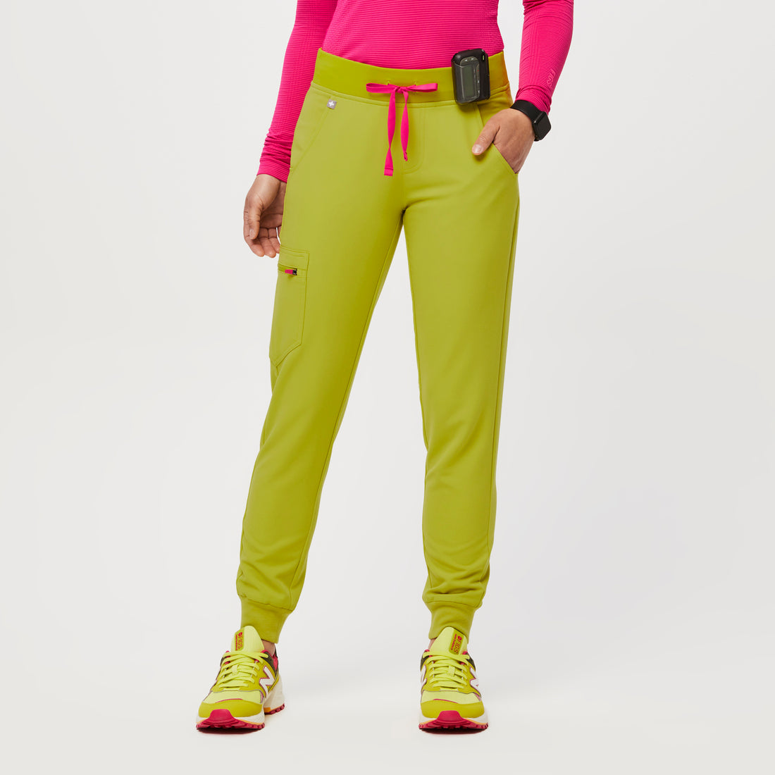 Women's Zamora Jogger Scrub Pants™ - Limeade · FIGS