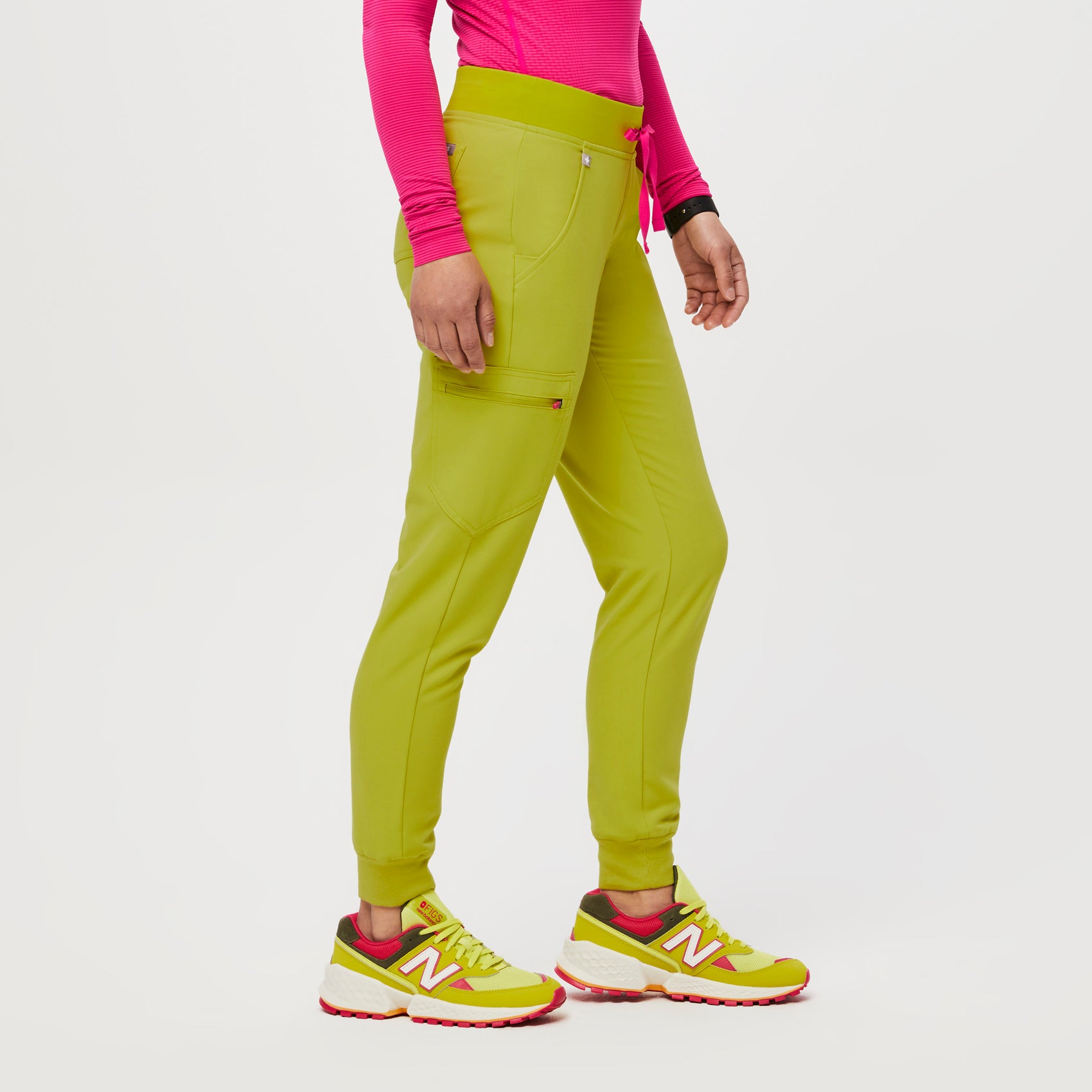 Women's Zamora Jogger Scrub Pants™ - Limeade · FIGS