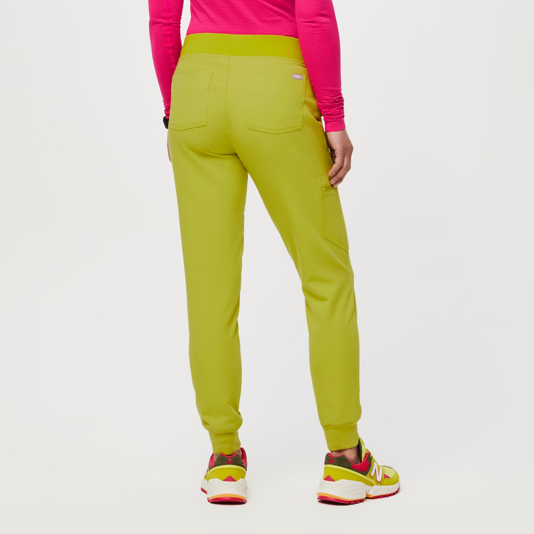Women's Zamora Jogger Scrub Pants™ - Limeade · FIGS