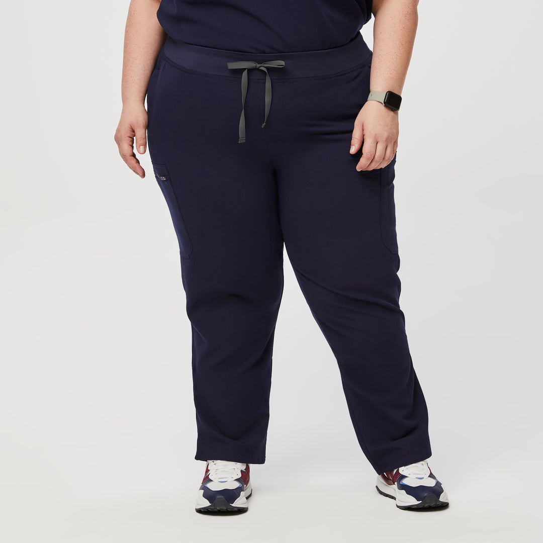 Women's 3XL-6XL Scrubs · FIGS