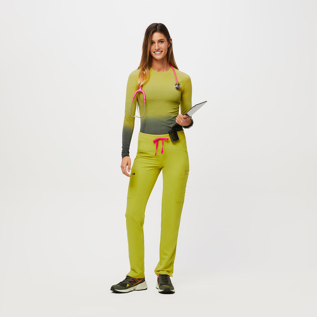 Women's Salta Seamless Longsleeve Underscrub - Ombre Limeade · FIGS