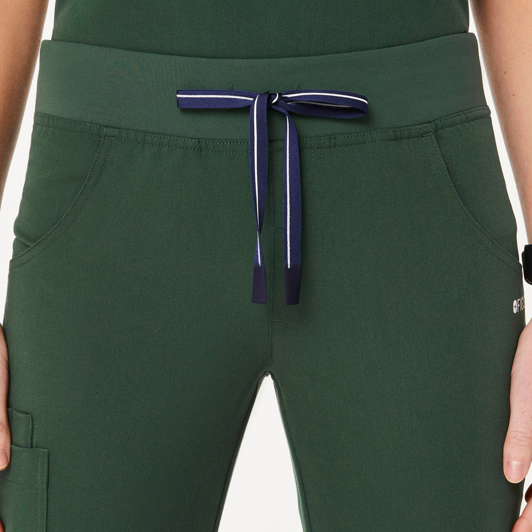 Women's Kade Cargo Scrub Pants™ - British Racing Green · FIGS