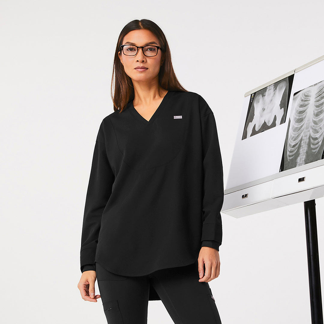Women's Halle V-Neck Longsleeve Tunic Scrub Top · FIGS