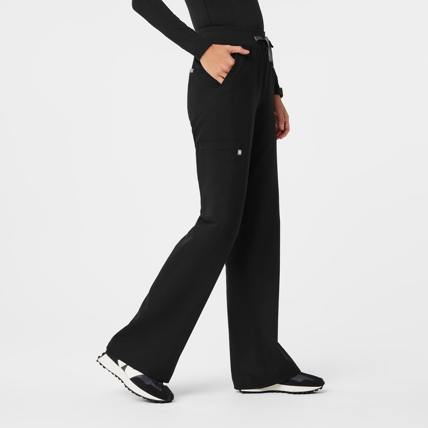 Women’s High Waisted Isabel Wide Leg Scrub Pants - Black · FIGS