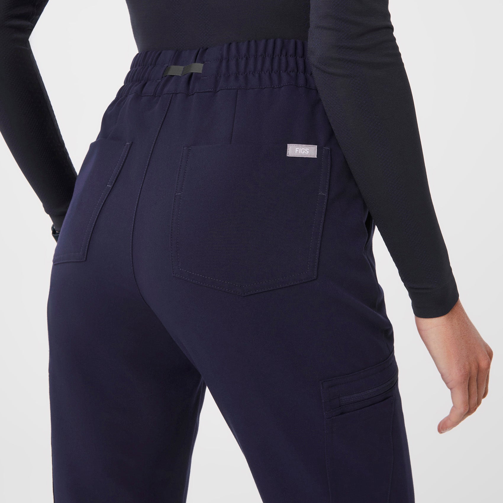 Women’s High Waisted Uman Relaxed Jogger Scrub Pants - Navy · FIGS