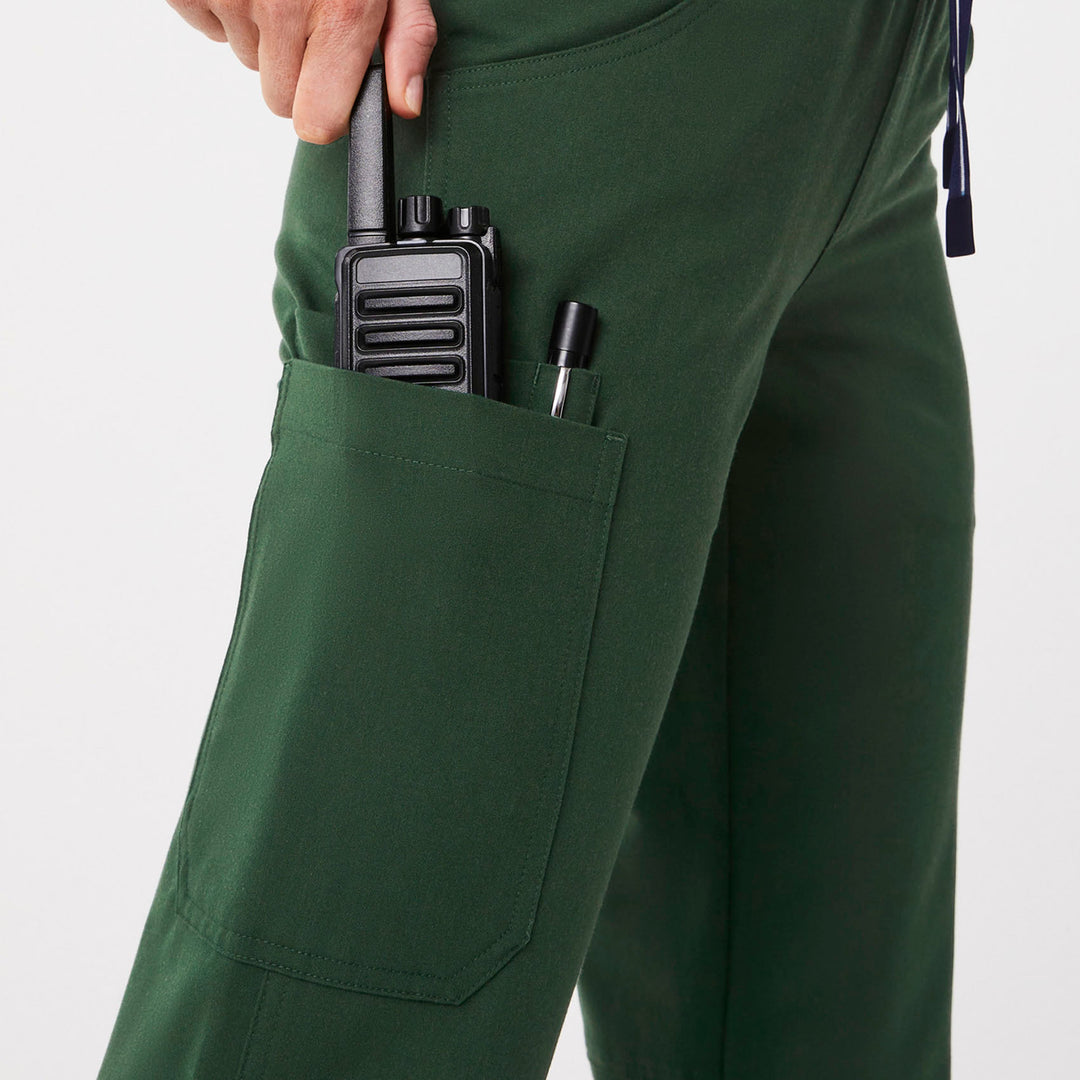 Women's Kade Cargo Scrub Pants™ - British Racing Green · FIGS