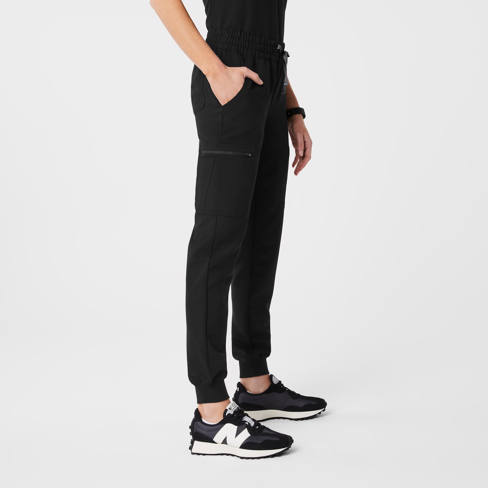 Women’s Uman Relaxed Jogger Scrub Pants - Black · FIGS