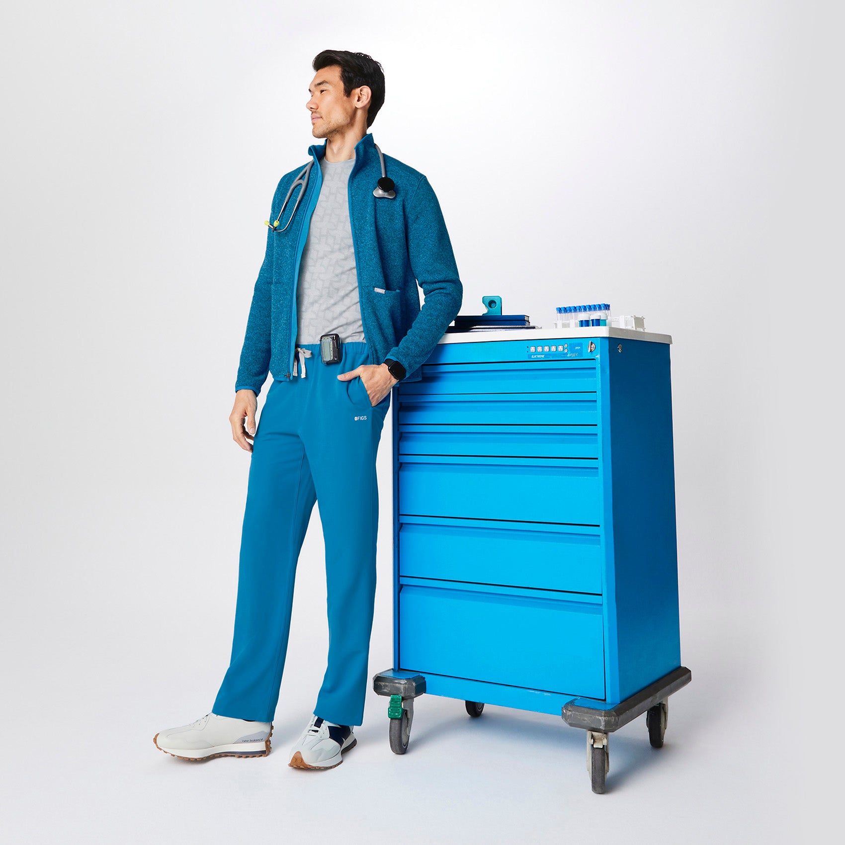 Men's Pisco™ Basic Scrub Pants - Extreme Blue · FIGS