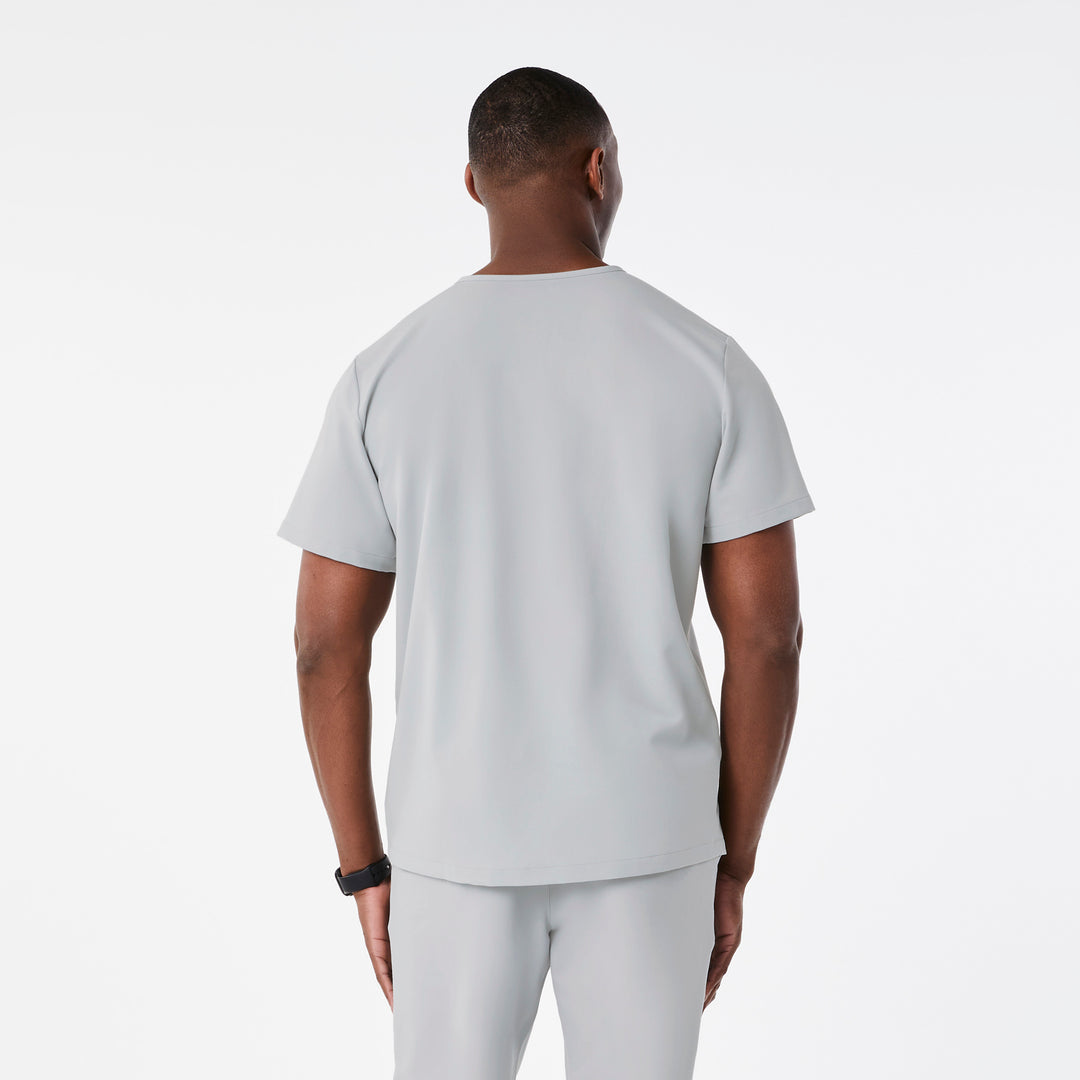 Men's Leon™ Three-Pocket Scrub Top - Silver Arrows · FIGS