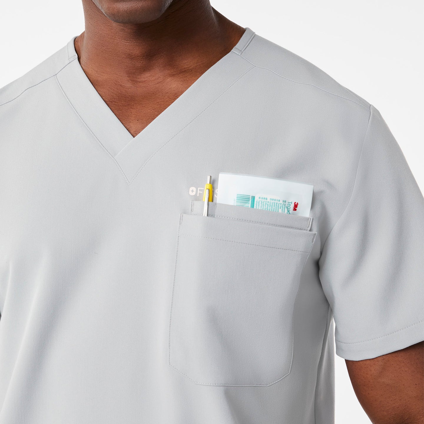 Men's Leon™ Three-Pocket Scrub Top - Silver Arrows · FIGS