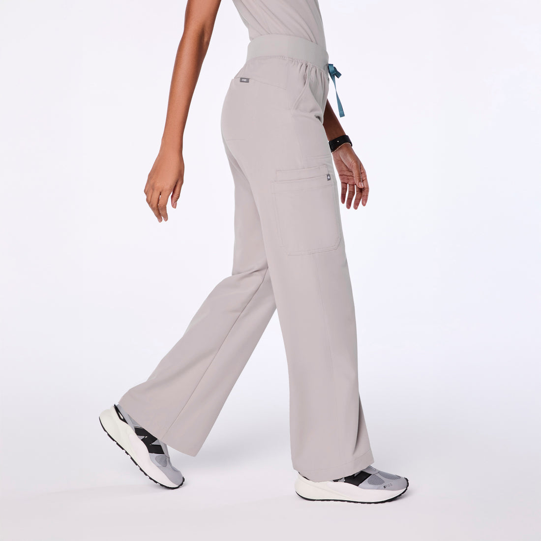 Women’s High Waisted Isabel Wide Leg Scrub Pants - Slate · FIGS