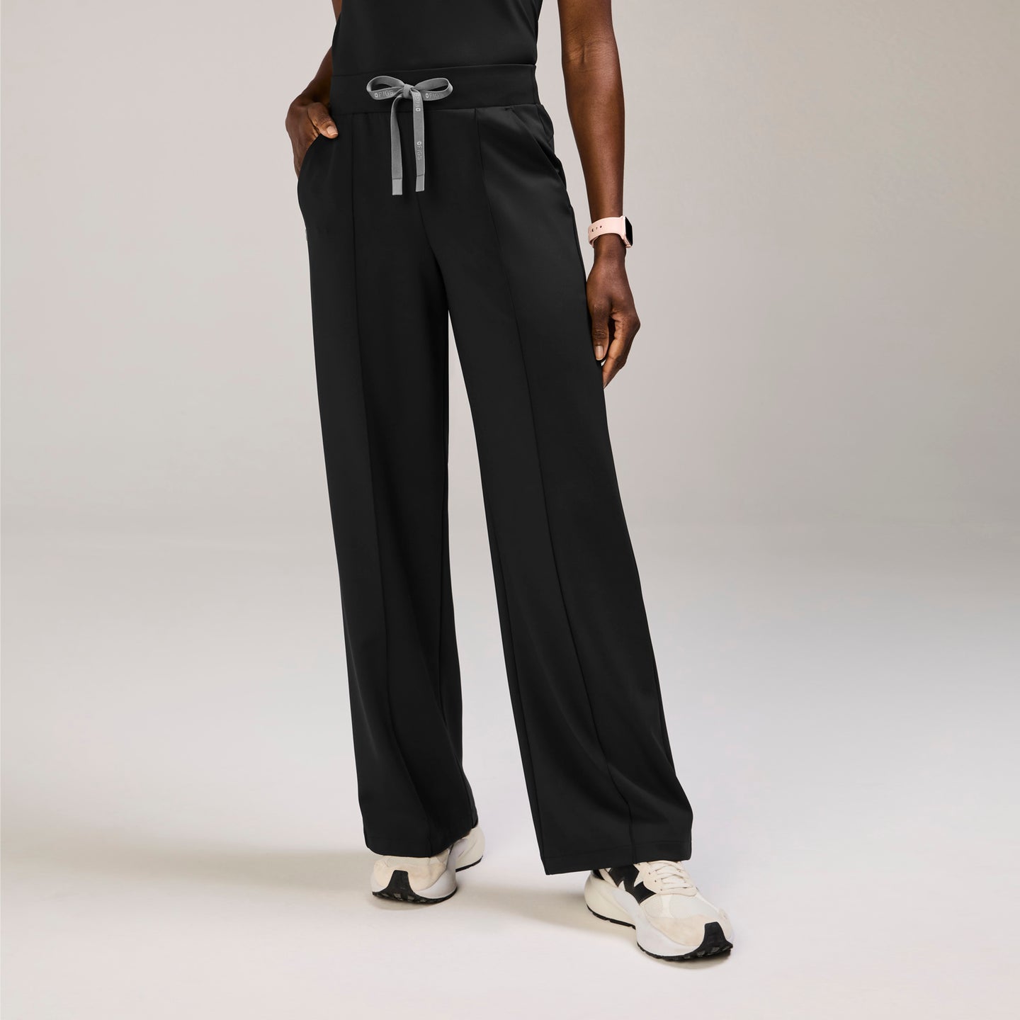 Women's FORMx™ Scrubs · FIGS