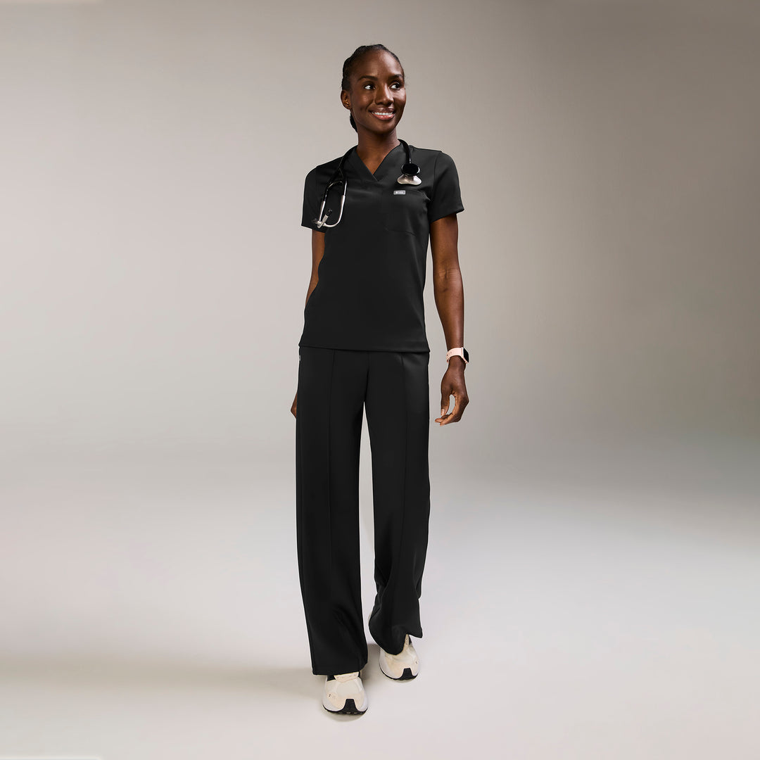 Women's FORMx™ Scrubs · FIGS