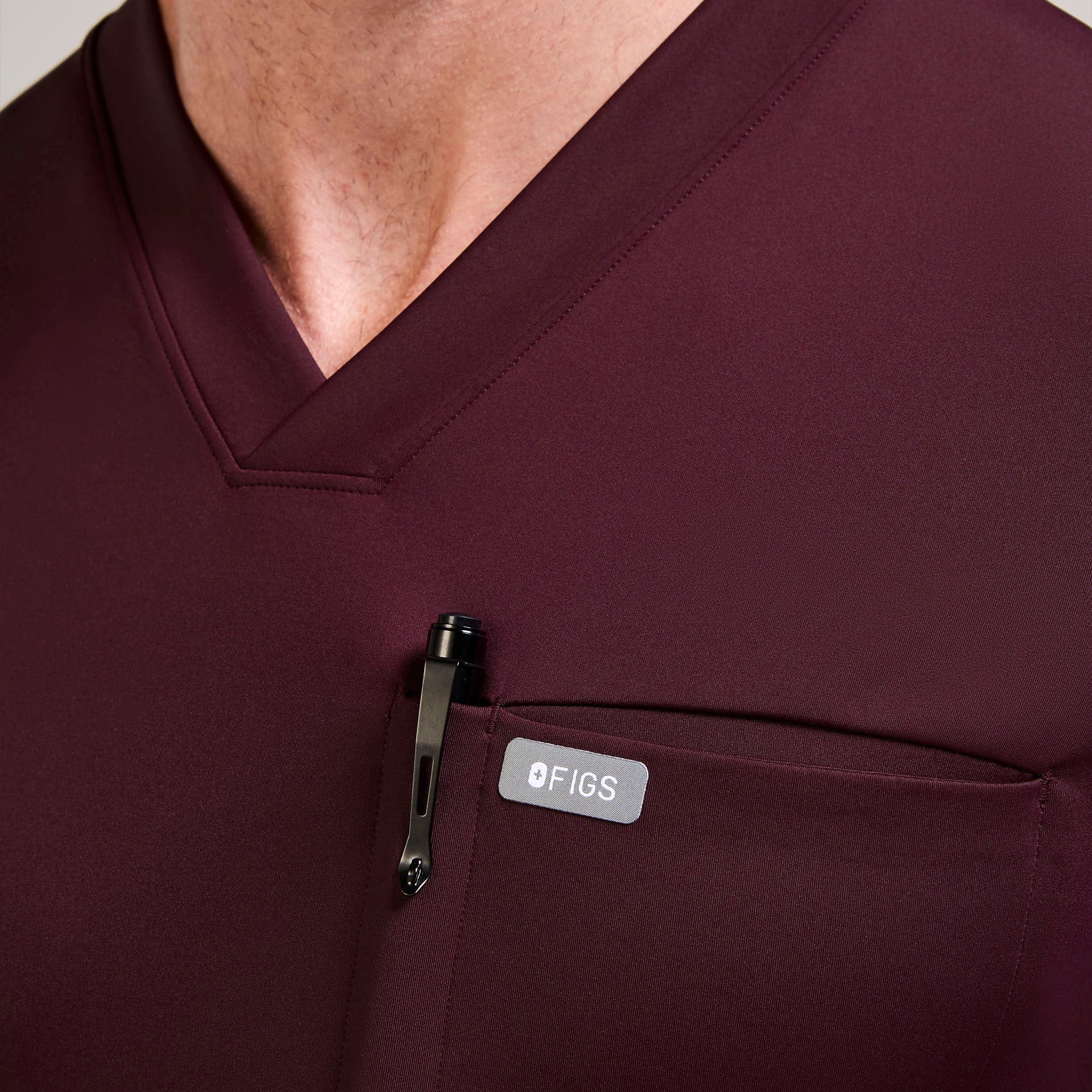 Men’s Logan FORMx Slim V-Neck Scrub Top™ - Burgundy · FIGS