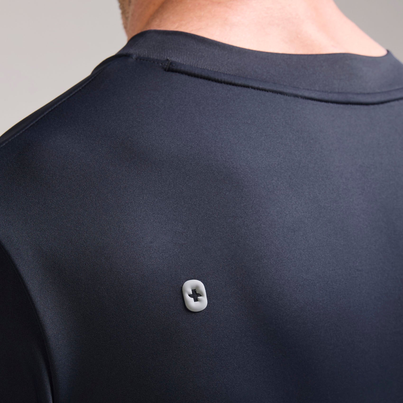 Men’s Logan FORMx Slim V-Neck Scrub Top™ - Navy · FIGS