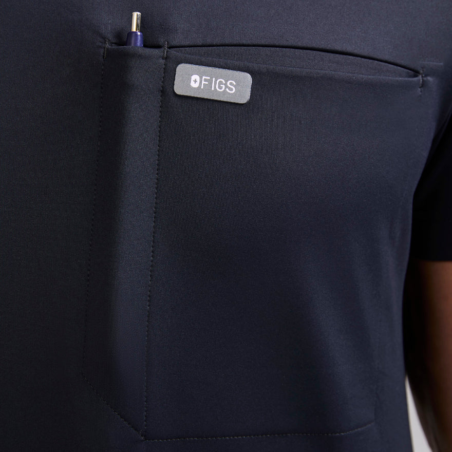 Men’s Logan FORMx Slim V-Neck Scrub Top™ - Navy · FIGS