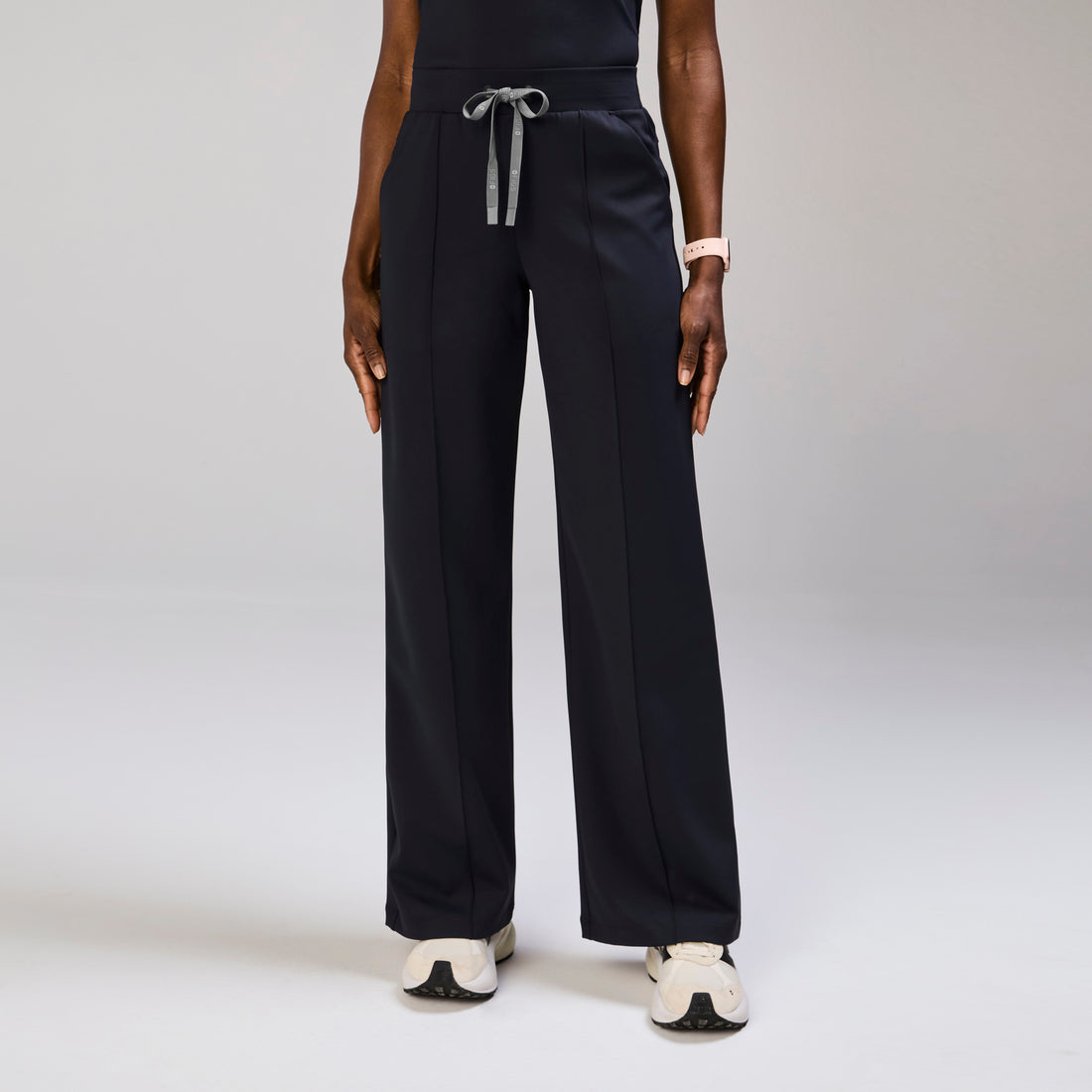 Women's FORMx™ Scrubs · FIGS