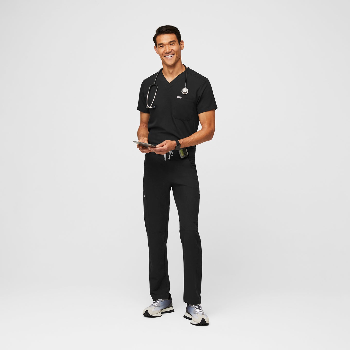 Men's Black Scrubs | FIGS