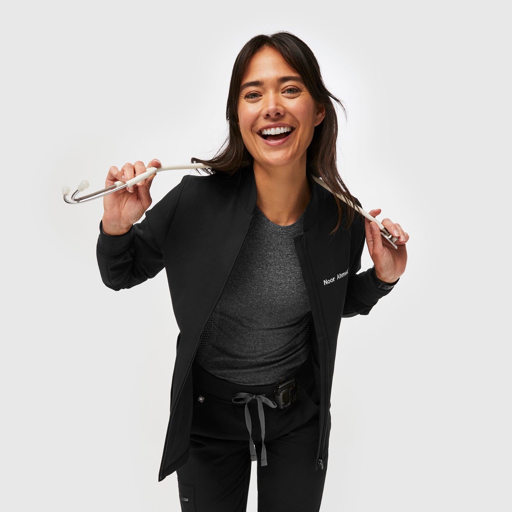 Women's Sebina Scrub Jacket - Black · FIGS